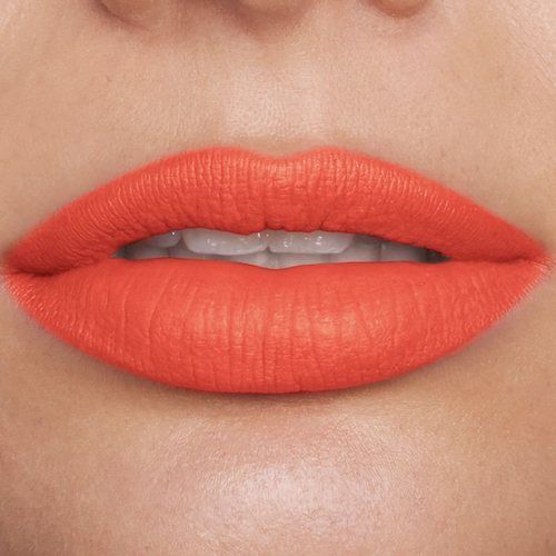 Powder lips: Τα προϊόντα που ξεχωρίσαμε για το trend της σεζόν, must